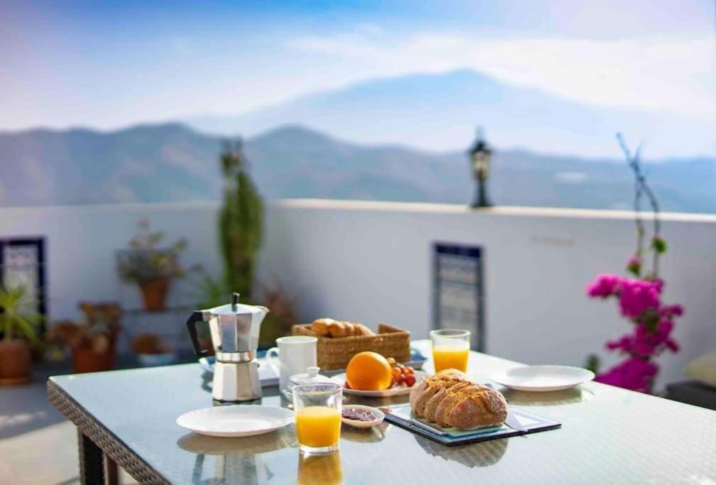 Casa Asilah, Your Serene Mountain Retreat Awaits!, Cútar (updated ...
