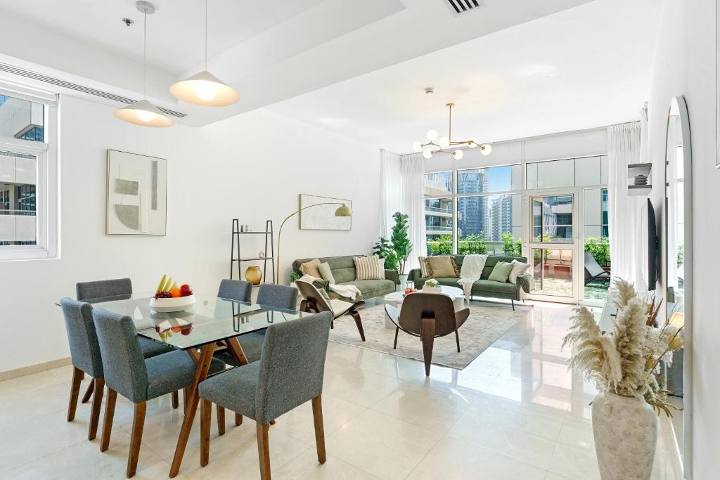 DAYF-ALI City's Heart Chic 1 BR Huge Terrace and Great Access, Dubai ...