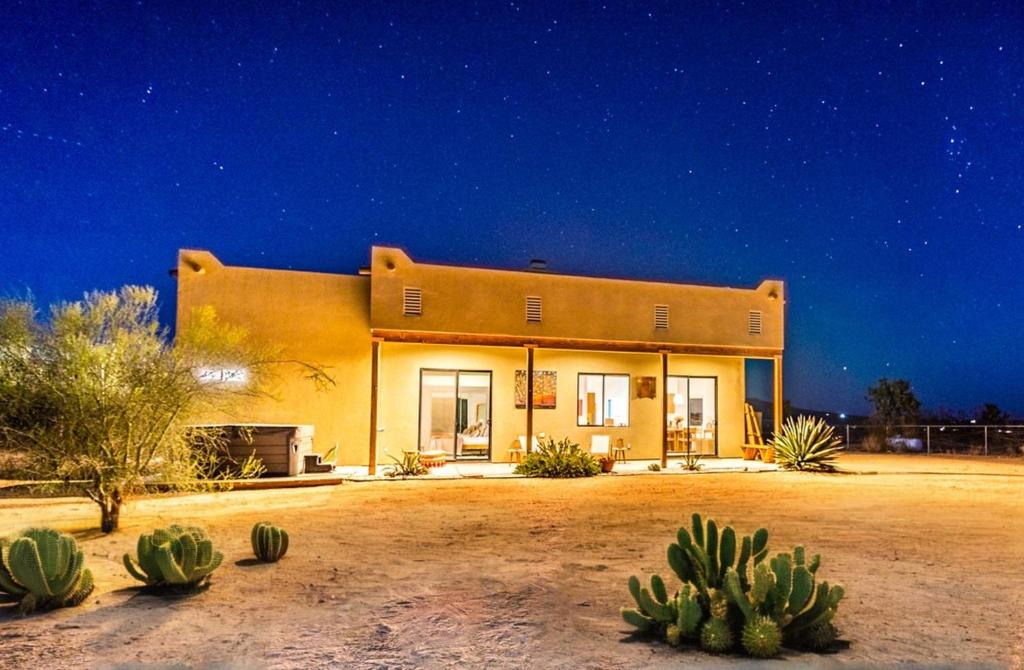 Desert Retreat w/ Spa+Views, Joshua Tree (precios actualizados 2025)