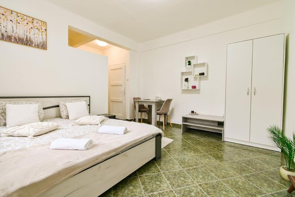 Tsar Liberator Studio, Sofia (updated prices 2025)