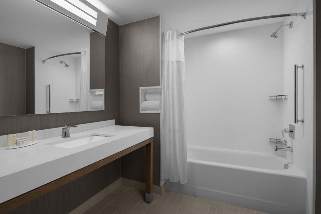 Courtyard by Marriott Clearwater Beach, Clearwater Beach (updated ...