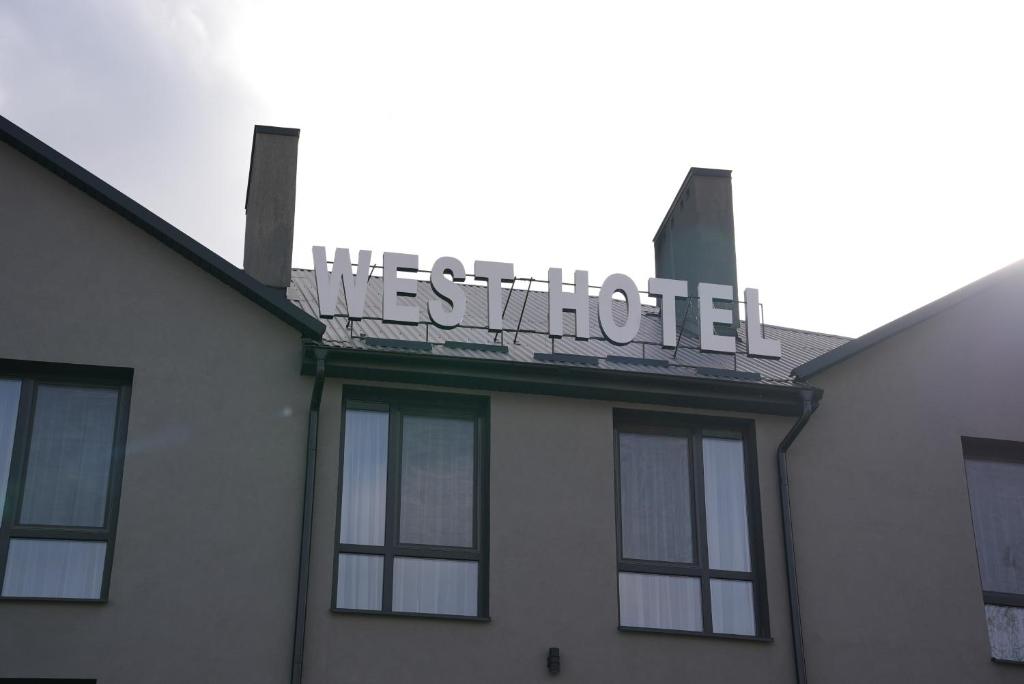 West Hotel, Mostiska (aktualisierte Preise für 2025)