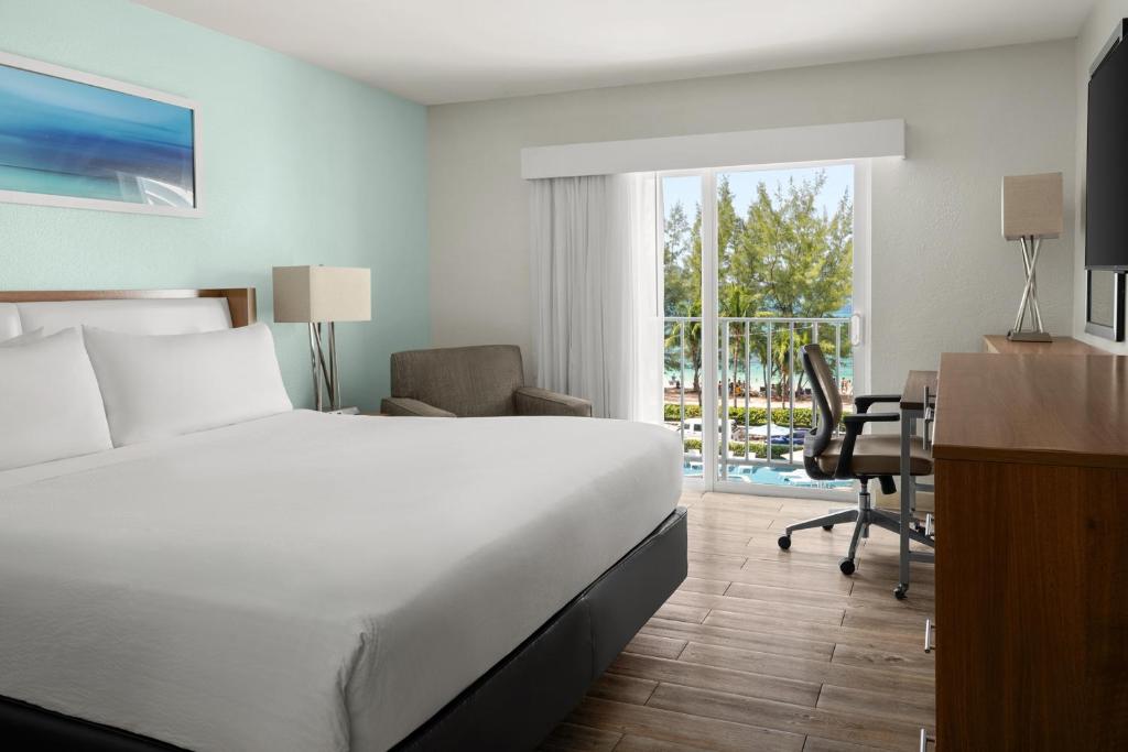 Courtyard by Marriott Nassau Downtown/Junkanoo Beach, Nassau (updated ...