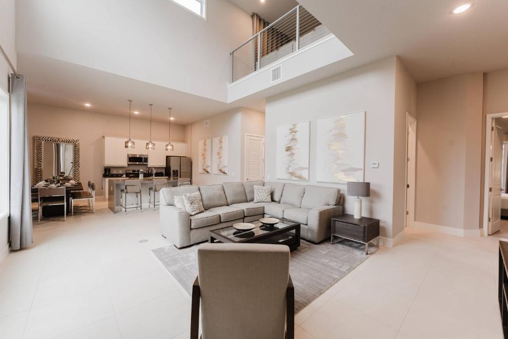 226 Spectrum Resort new Loft 12guests near Disney, Kissimmee (updated ...