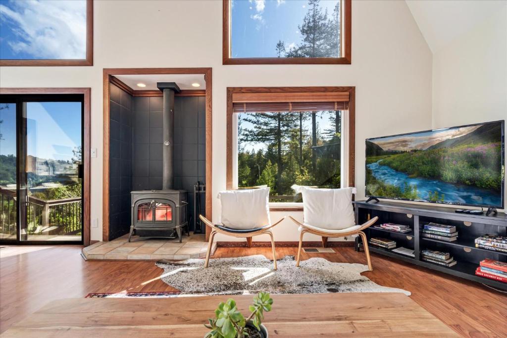 Magic Mountain Manor - Spacious Mountain Retreat, Cazadero (updated ...