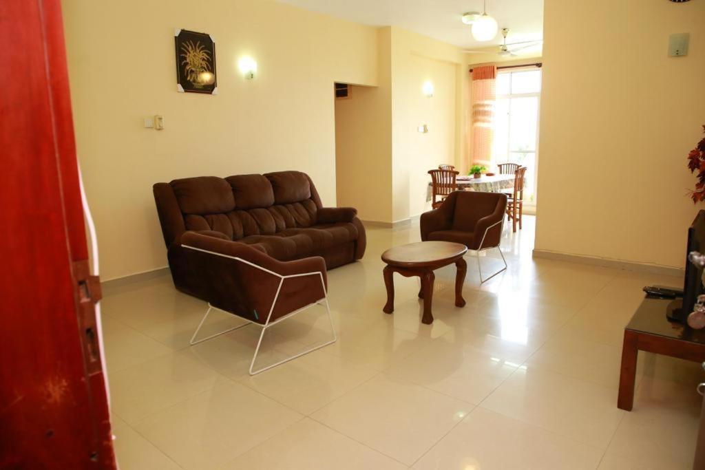 Wellawatte holiday inn, Colombo (updated prices 2025)