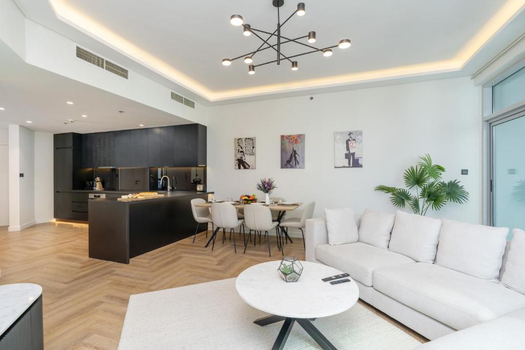 Spacious Upgraded-Classy - High Floor, Dubai (updated prices 2025)