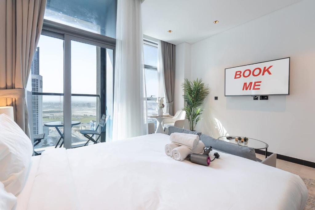 Modern airy Studio perfect for couple in Business Bay!, Dubái (precios ...
