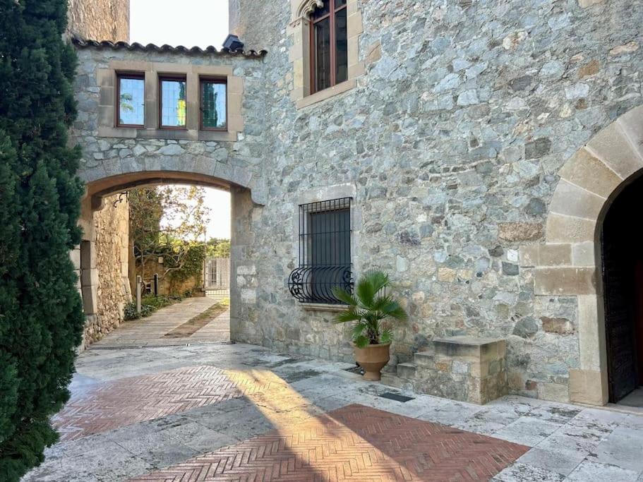 Slow Life Mediterranean Castle, Cabrils (updated prices 2025)