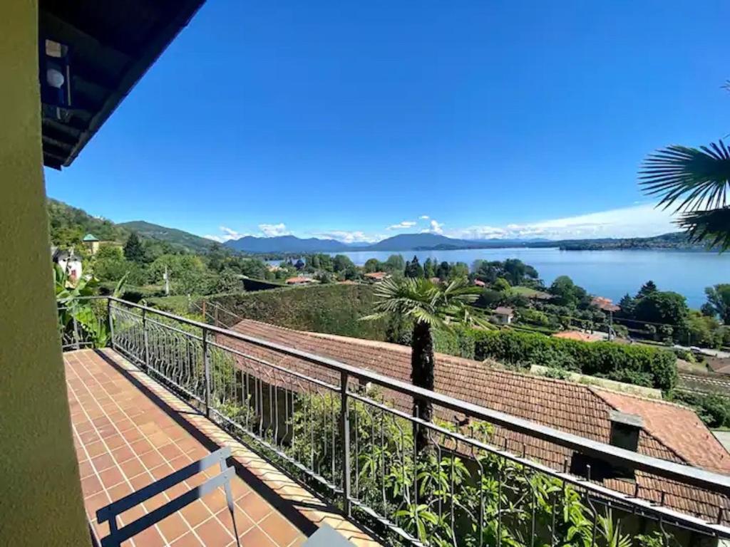 Lakeview Villa with Garden and BBQ, Meina (updated prices 2025)