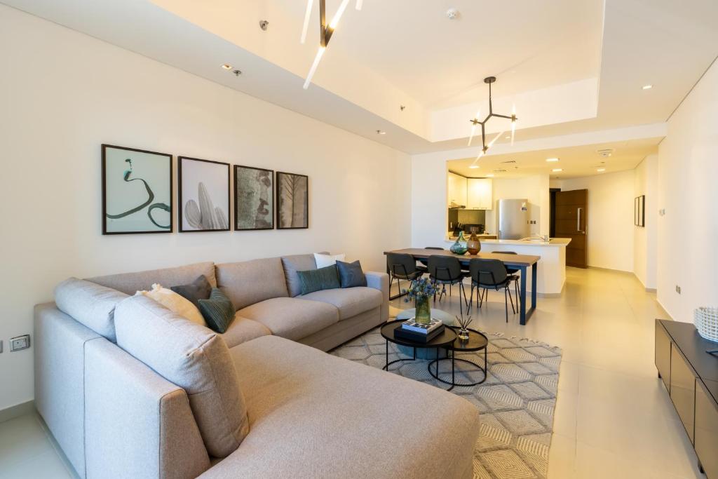 2BR API 1000 Community View Jumeirah, Dubai (updated prices 2025)