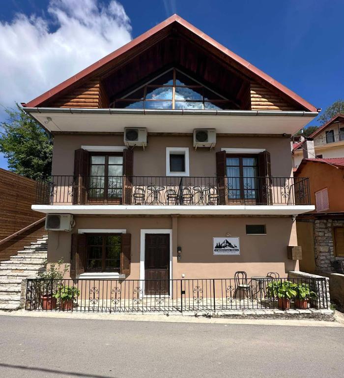 4 MOUNTAIN HILLS, Megalo Chorio (updated prices 2026)