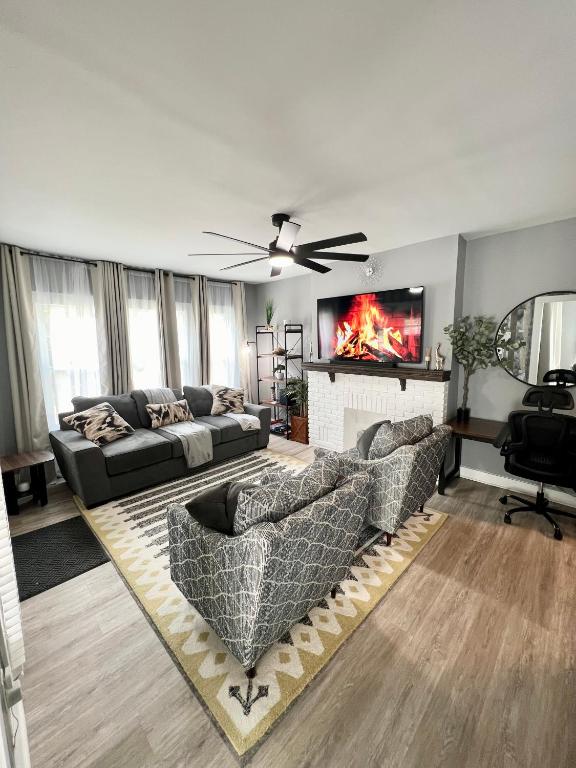 Calm 4BR-3BA 10 min DT Airport by LSP Homes, Atlanta (aktualisierte ...