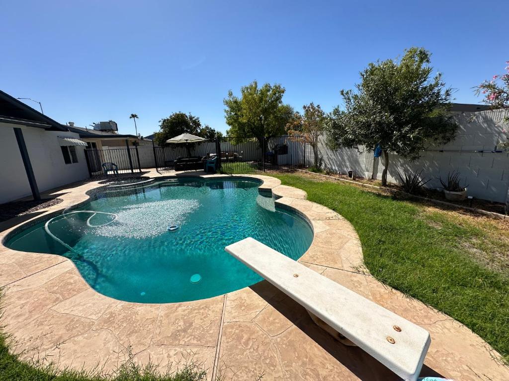 Mesa 4BR Home big Diving Pool, Mesa (updated prices 2024)