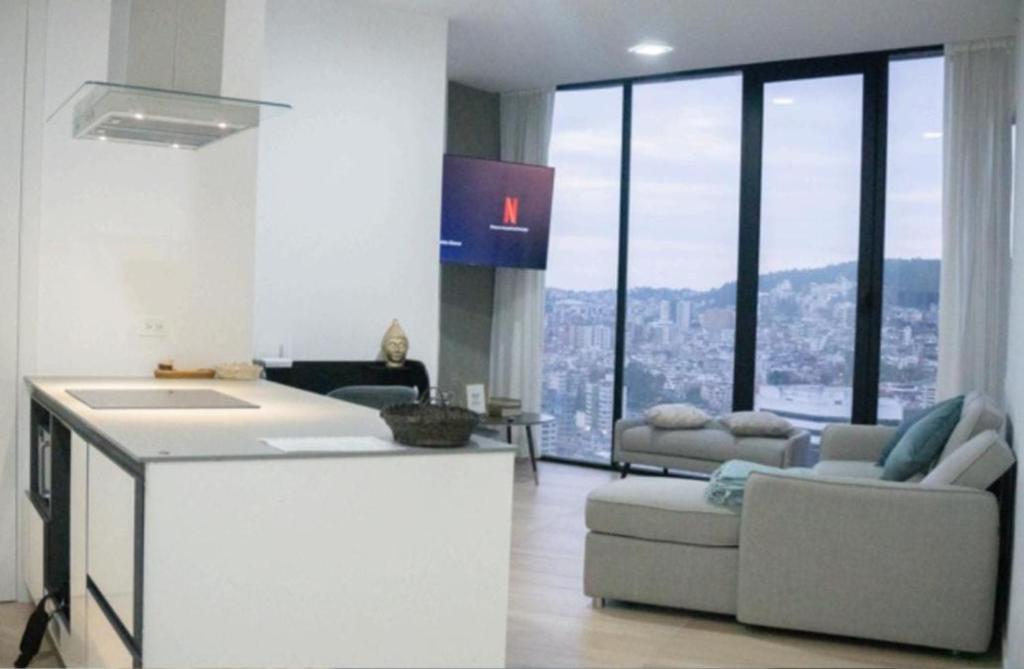 Lujosa Suite en el primer Rascacielos de la Capital IQON, Quito (precios actualizados 2024)
