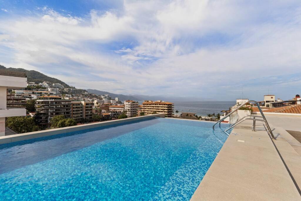 Luxury RZ Condo 1 Block From Beach!, Пуэрто-Вальярта (актуальные цены ...