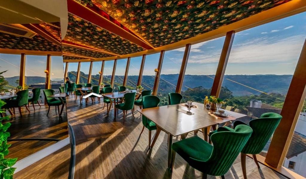 Hotel e Restaurante GIRATÓRIO RF Vision - A melhor vista 360 de Gramado ...
