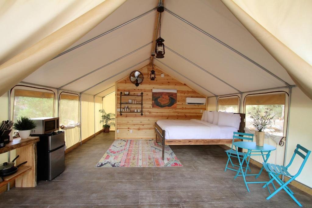 Glamping Tent #6 with AC Heat AC and Private Bath, Orderville (updated prices 2024)