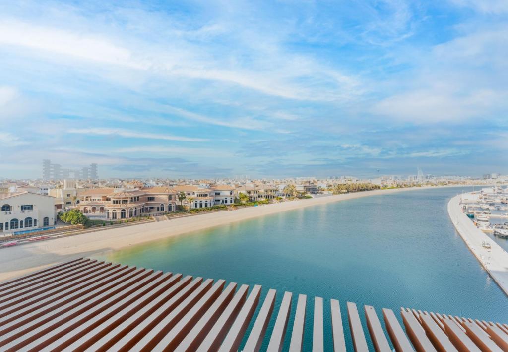 Palm Views East 321 by PK Holidays, Dubai (updated prices 2025)