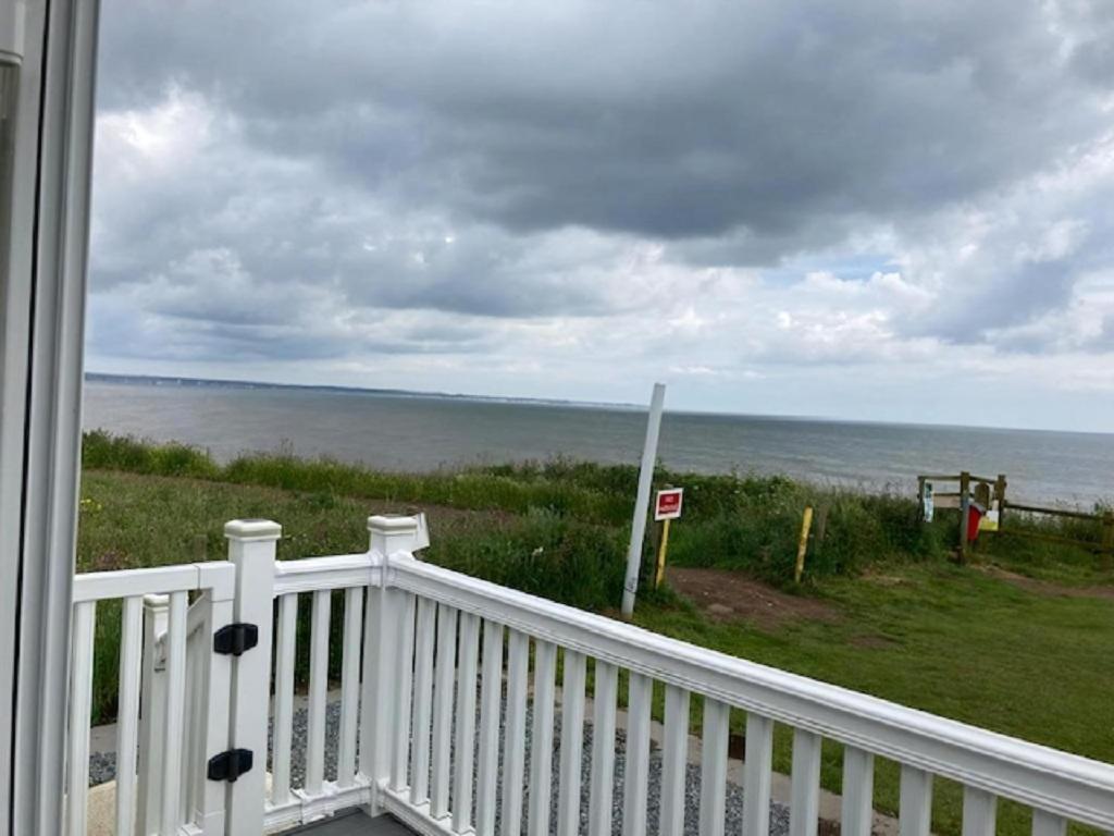 8 Berth Caravan With Decking And Full Seaviews! Ref 62021A, Lund ...