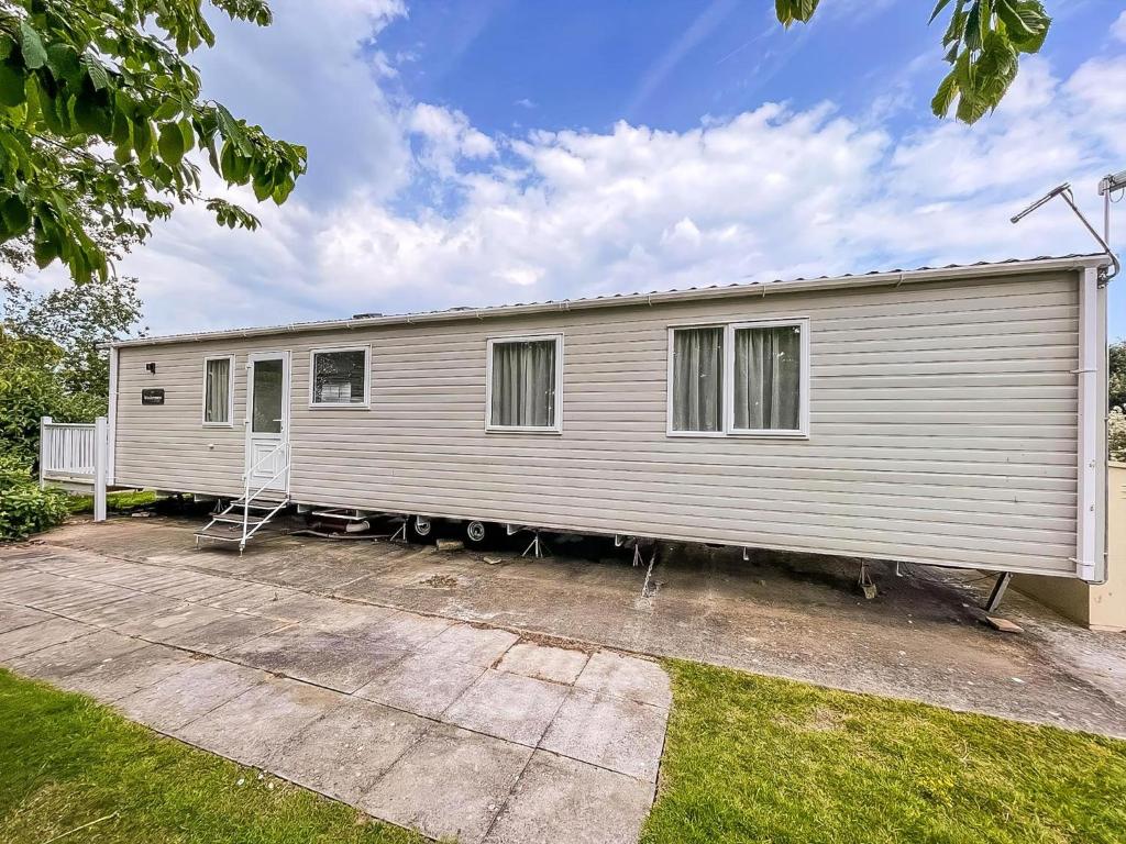 Beautiful 6 Berth Caravan With Decking At Southview Holiday Park Ref ...