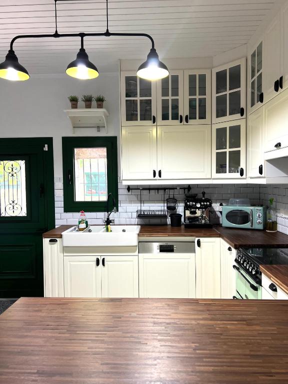 The Fig Tree House, Lofou (updated prices 2025)