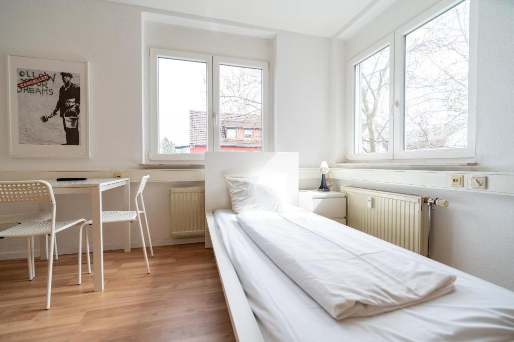 Monteurwohnung für große Gruppen nahe BASF Tor 12 & 13, Ludwigshafen am Rhein-Oppau (updated ...