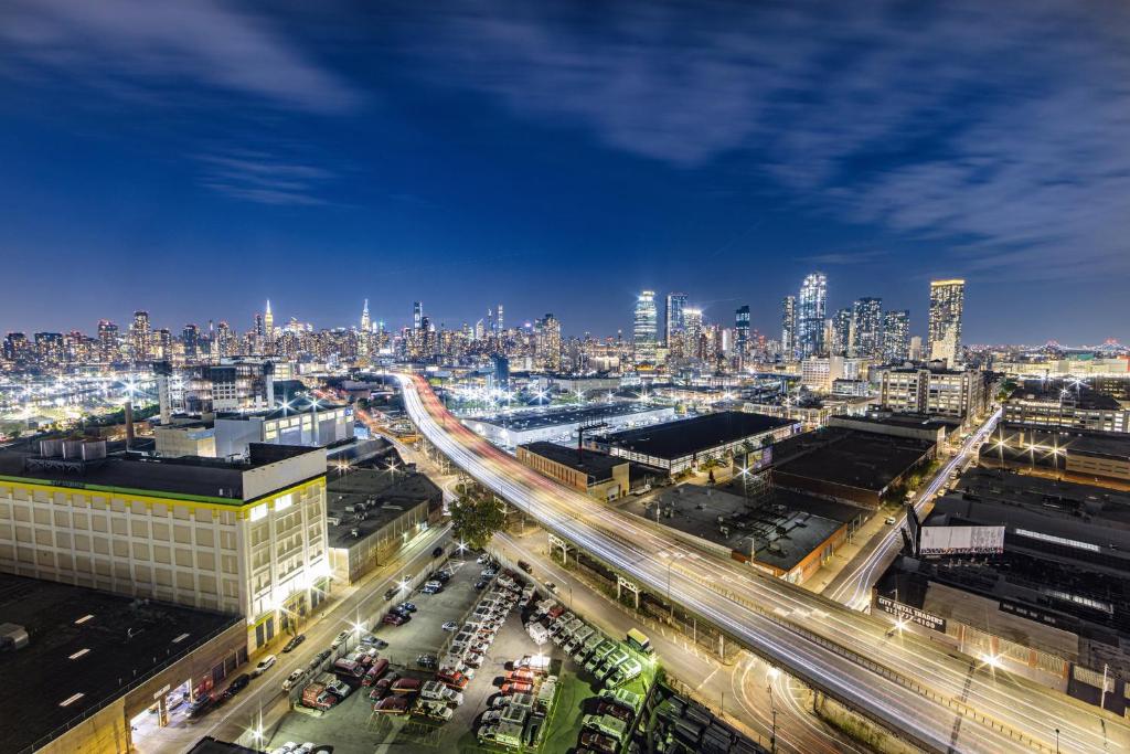 Holiday Inn Express Long Island City E - New York by IHG, Queens ...