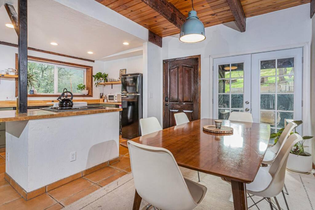 Sequoia TREE HOUSE light andbright, Three Rivers (updated prices 2025)