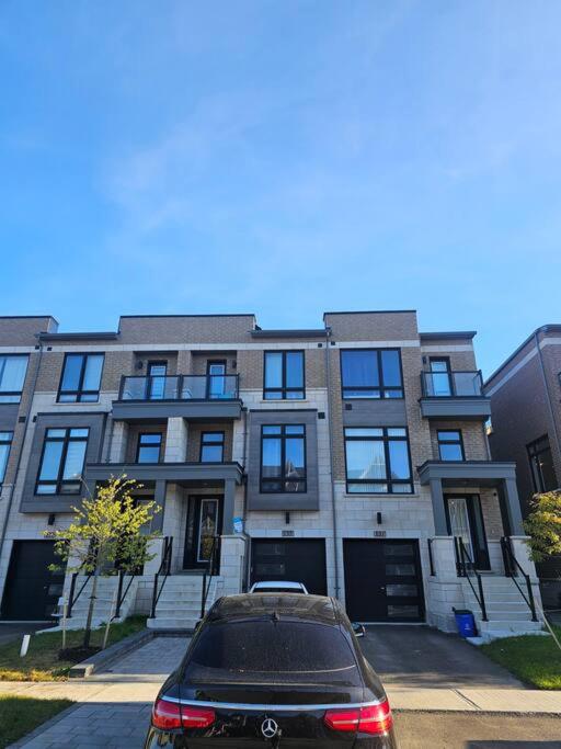 Condo look alike in a townhouse, Vaughan (updated prices 2025)