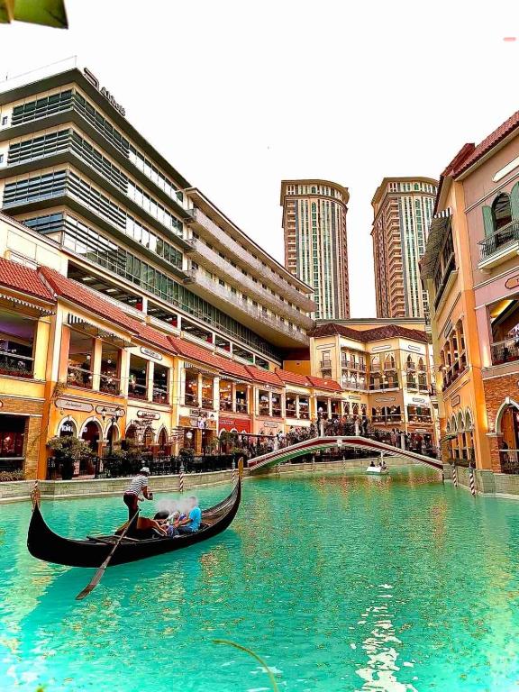 2 Bedrooms & 2 Bathrooms at BGC Taguig McKinley by Venice Grand Canal ...