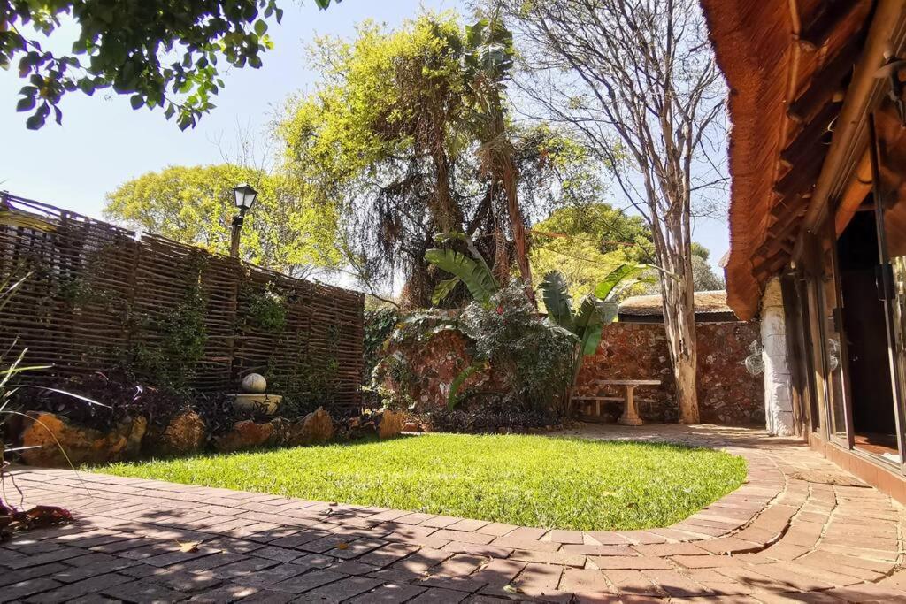 Hiddensee Cottage A quaint and private Irene gem, Centurion (tarifs ...