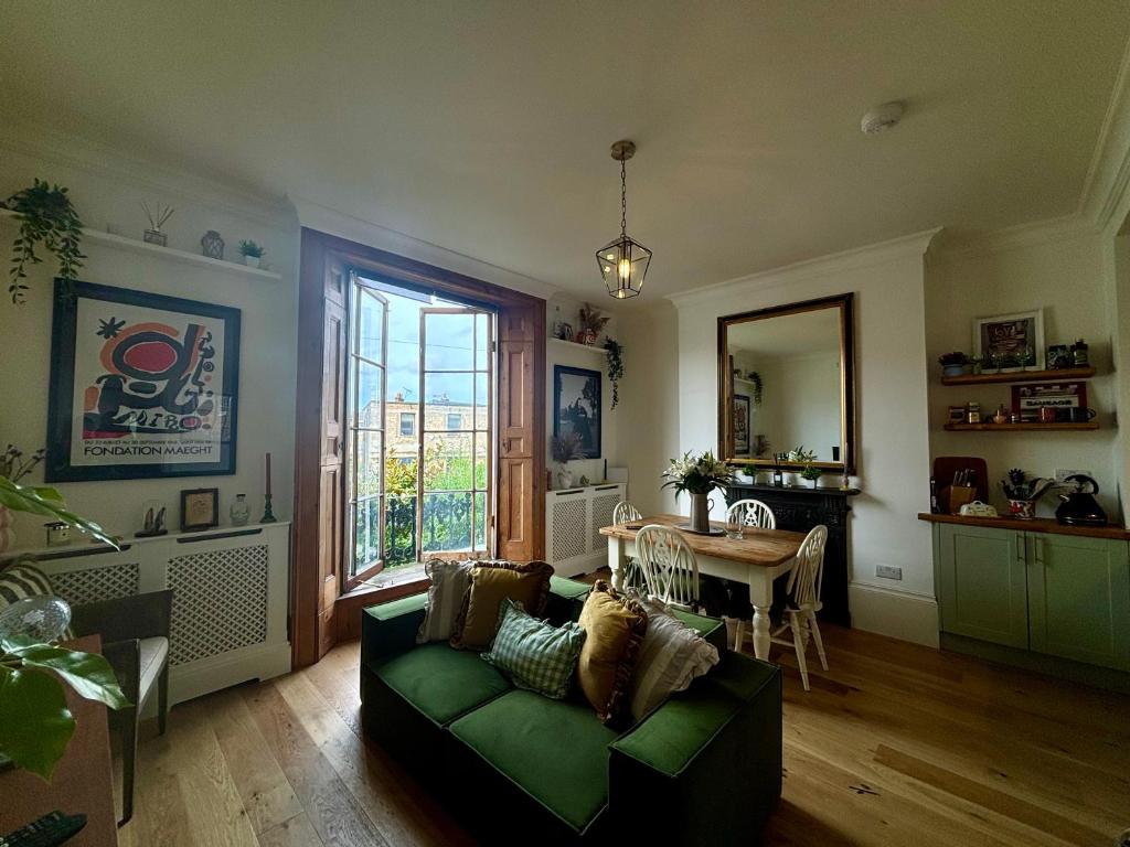 Vintage-Inspired 1BD Flat in De Beauvoir Town, Londres (precios ...