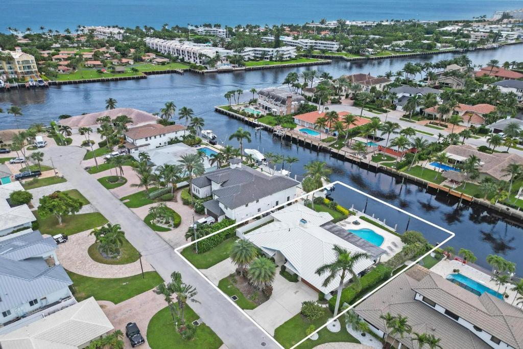 Villa Sunset - Stunning Villa at Deerfield Beach, Deerfield Beach ...