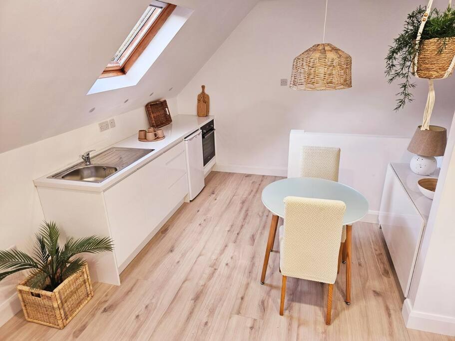 Modern Village Guest House, Clarinbridge (updated prices 2024)