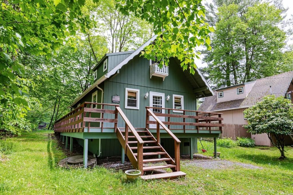 Lakefront with Lots of Light and Private Dock Access, Ferndale (updated ...