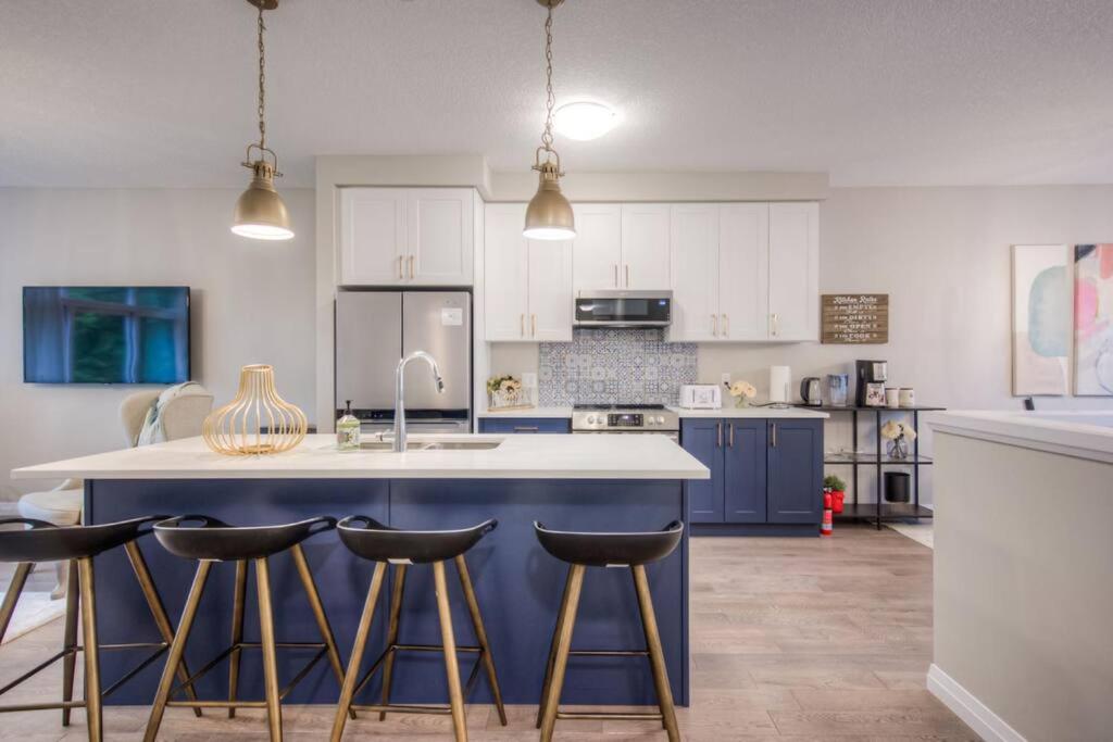 BRAND-NEW LUXURY SUITE in DOON SOUTH, min to 401, Kitchener (updated ...