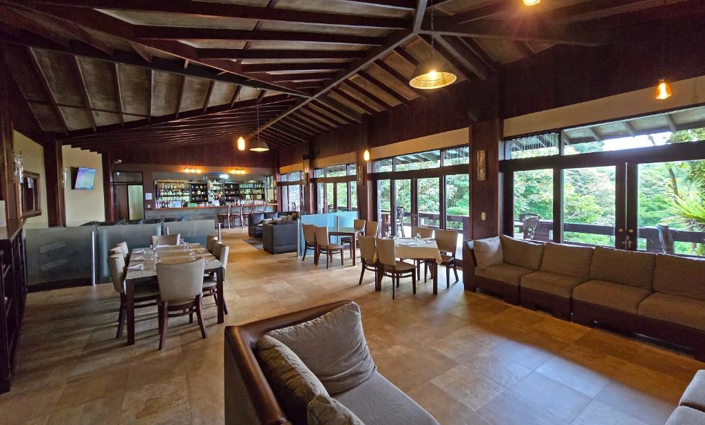 El Establo Mountain Hotel, Monteverde Costa Rica (updated prices 2025)