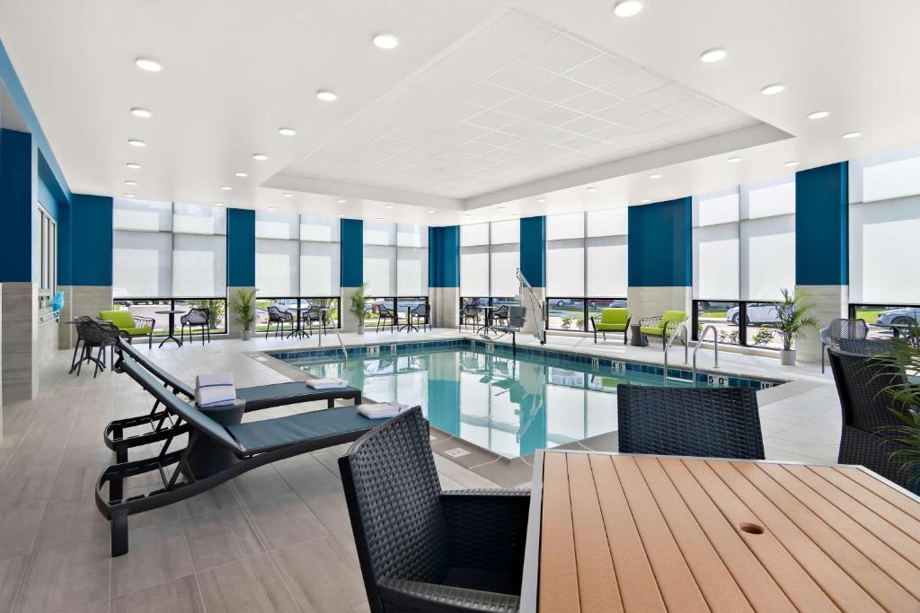 Hampton Inn & Suites Chicago Medical District Uic, Chicago (updated ...