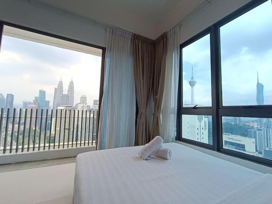 COL 30A Super Balcony KLCC KL Tower View, Kuala Lumpur (updated prices 2025)