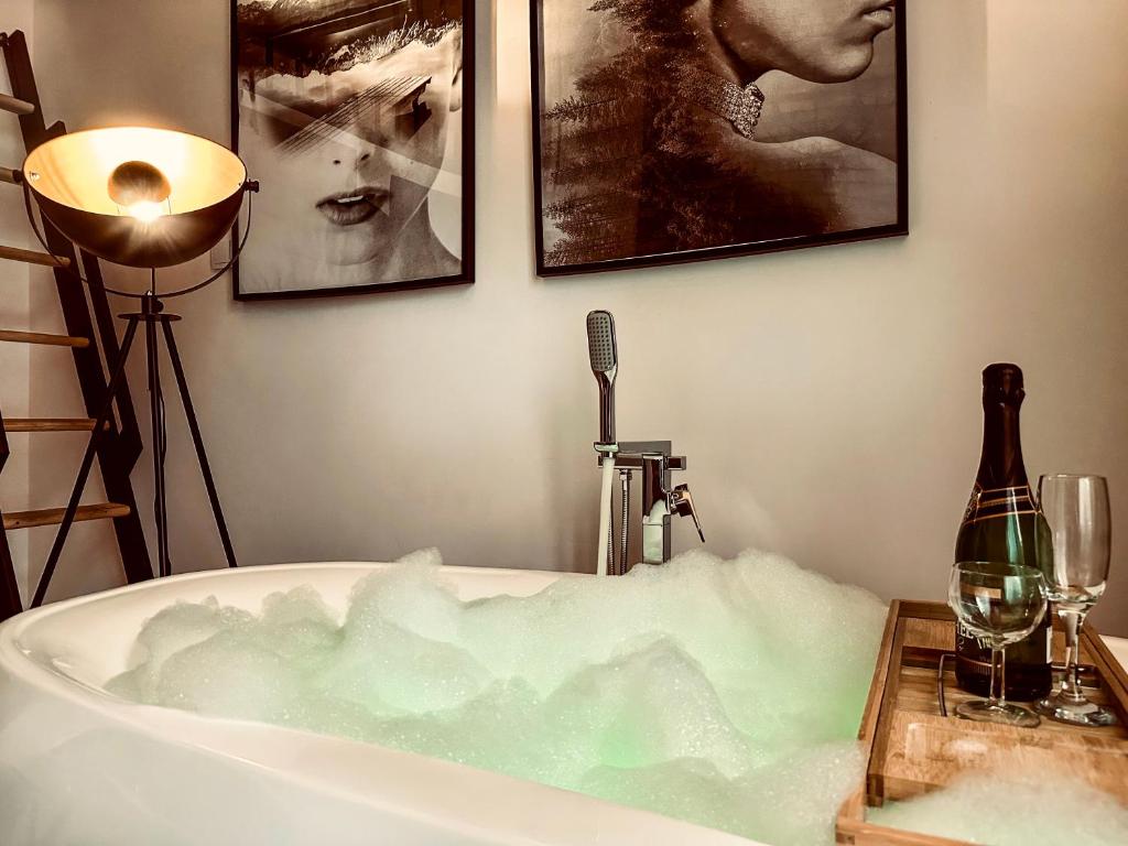 Apartment Premium Jacuzzi for couples, Old Town, Krakau (aktualisierte ...
