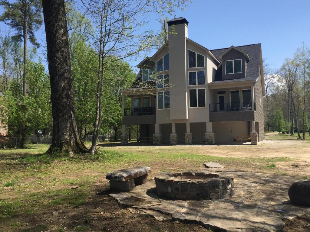 Immaculate 4 bd 5ba three story lakefront home, Hot Springs (updated ...