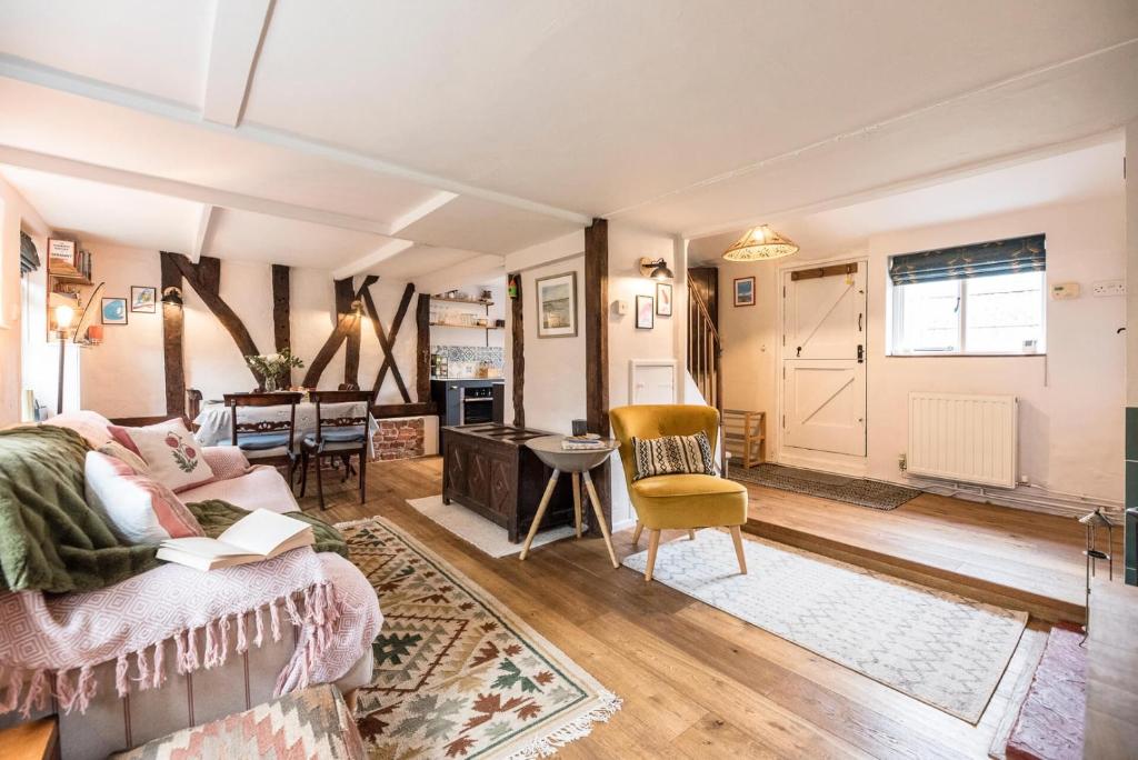 Blythburgh Cottage, A traditional country cottage in Yoxford, Yoxford ...