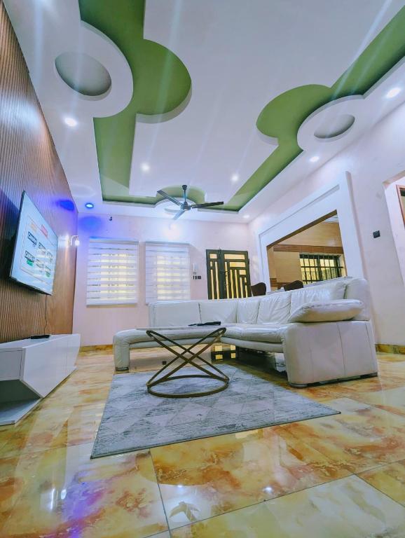 Domicile Cotonou, Cadjèhoun (precios actualizados 2025)