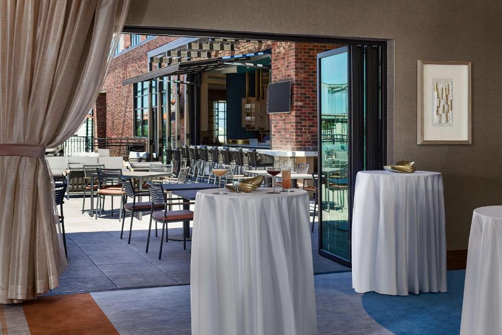Lively Hotel On Oak Oklahoma City, Tapestry By Hilton, Oklahoma City ...
