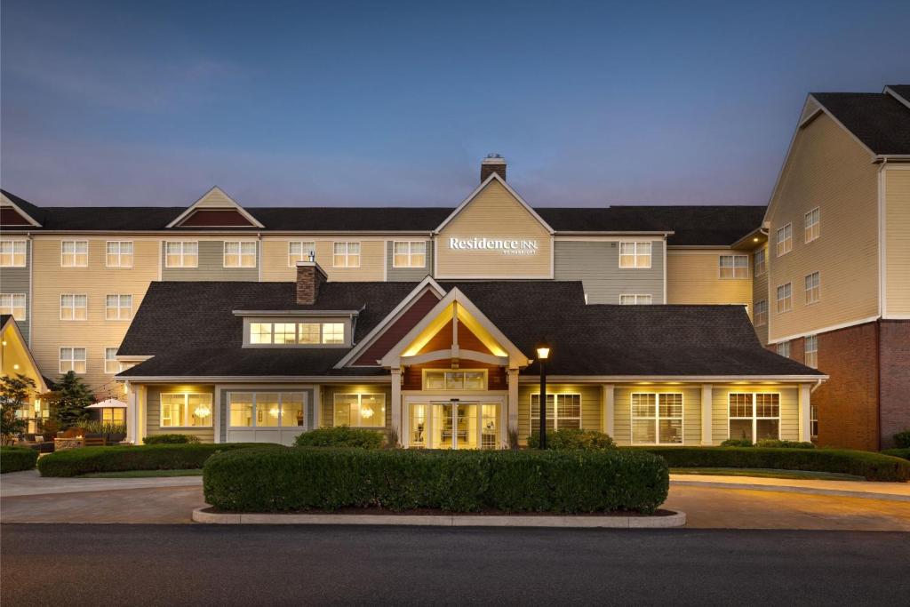 Residence Inn by Marriott Long Island Islip/Courthouse Complex, Central ...