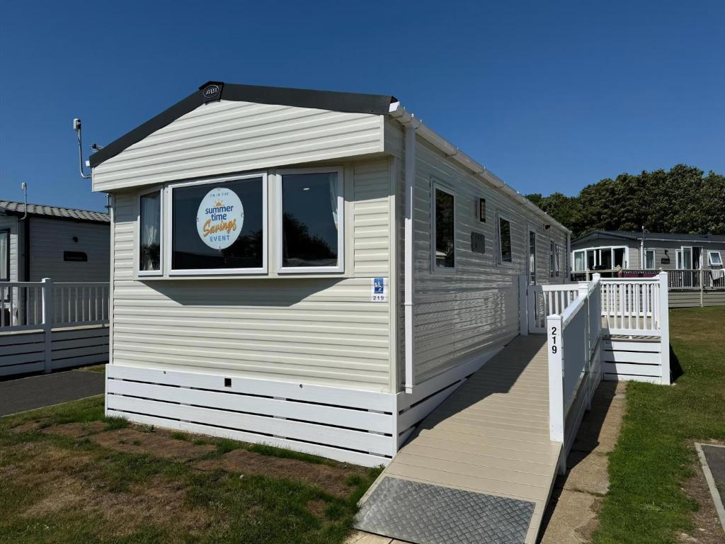 Solent Breeze, 2 Bed 6 Berth Caravan With Side Decking Unlimited Wifi ...
