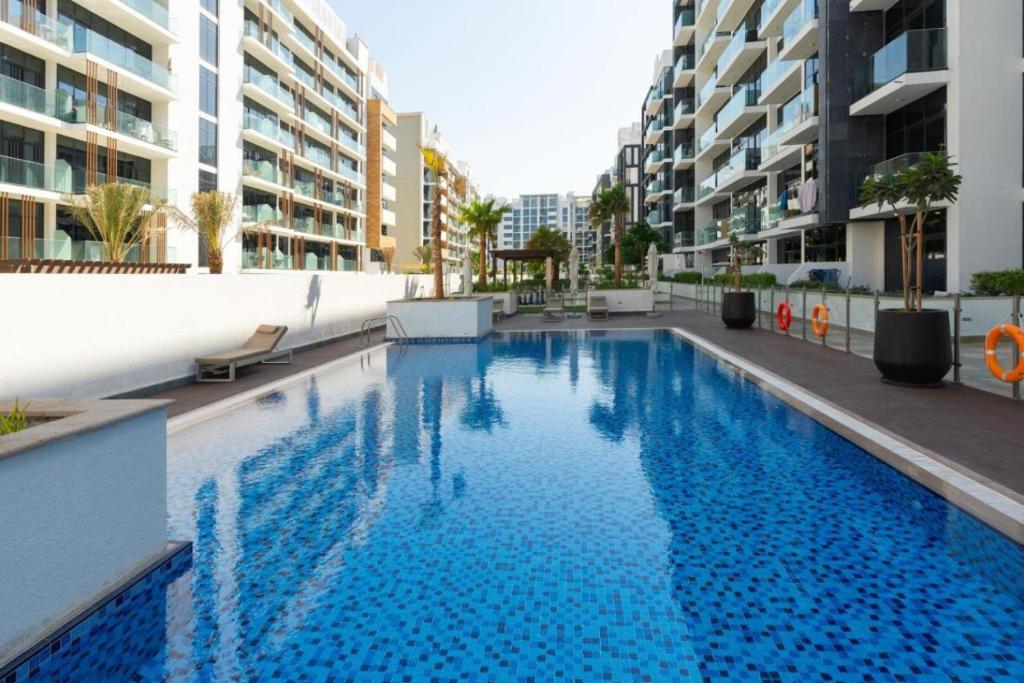 Trendy Azizi Riviera 1-Bed with Balcony Views, Dubai (updated prices 2025)