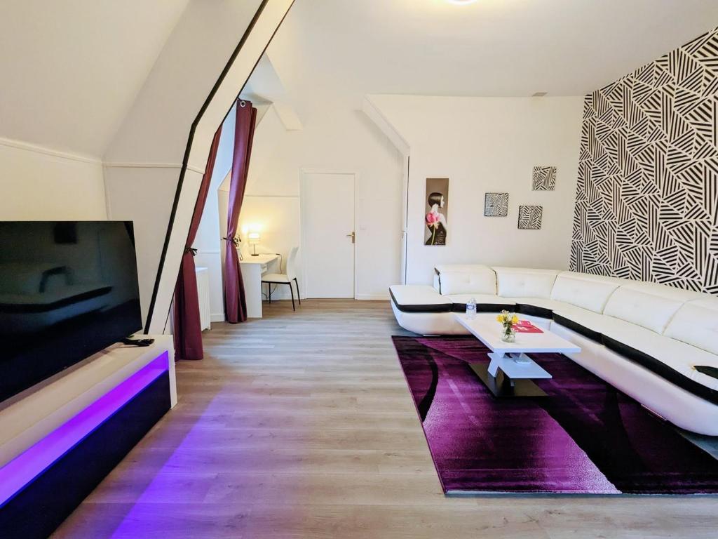 Élégant séjour au Château, confort moderne et activités alentour - FR-1 ...