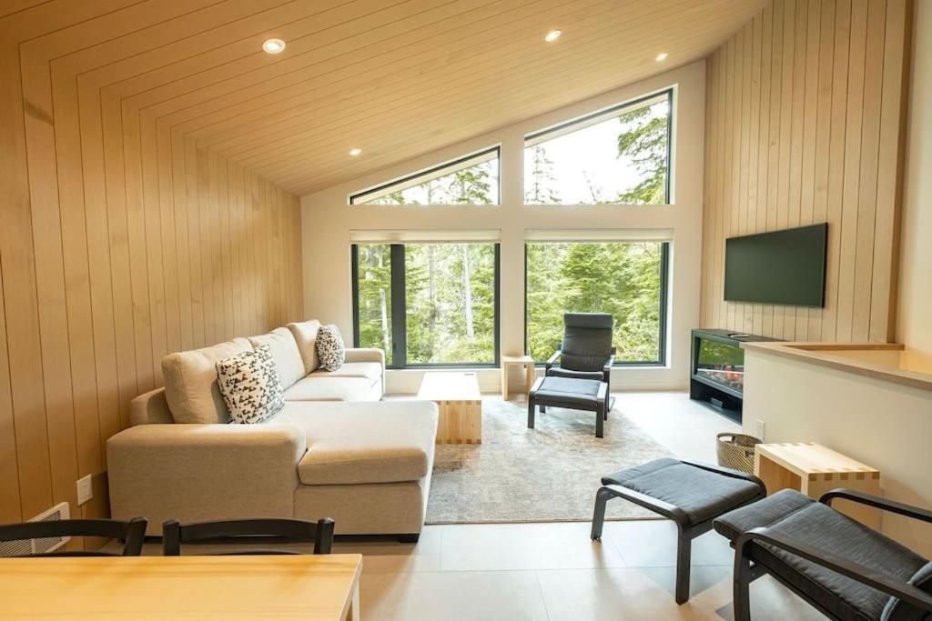 Calmwater Retreat New 2 br Hot Tub, Ucluelet (updated prices 2026)